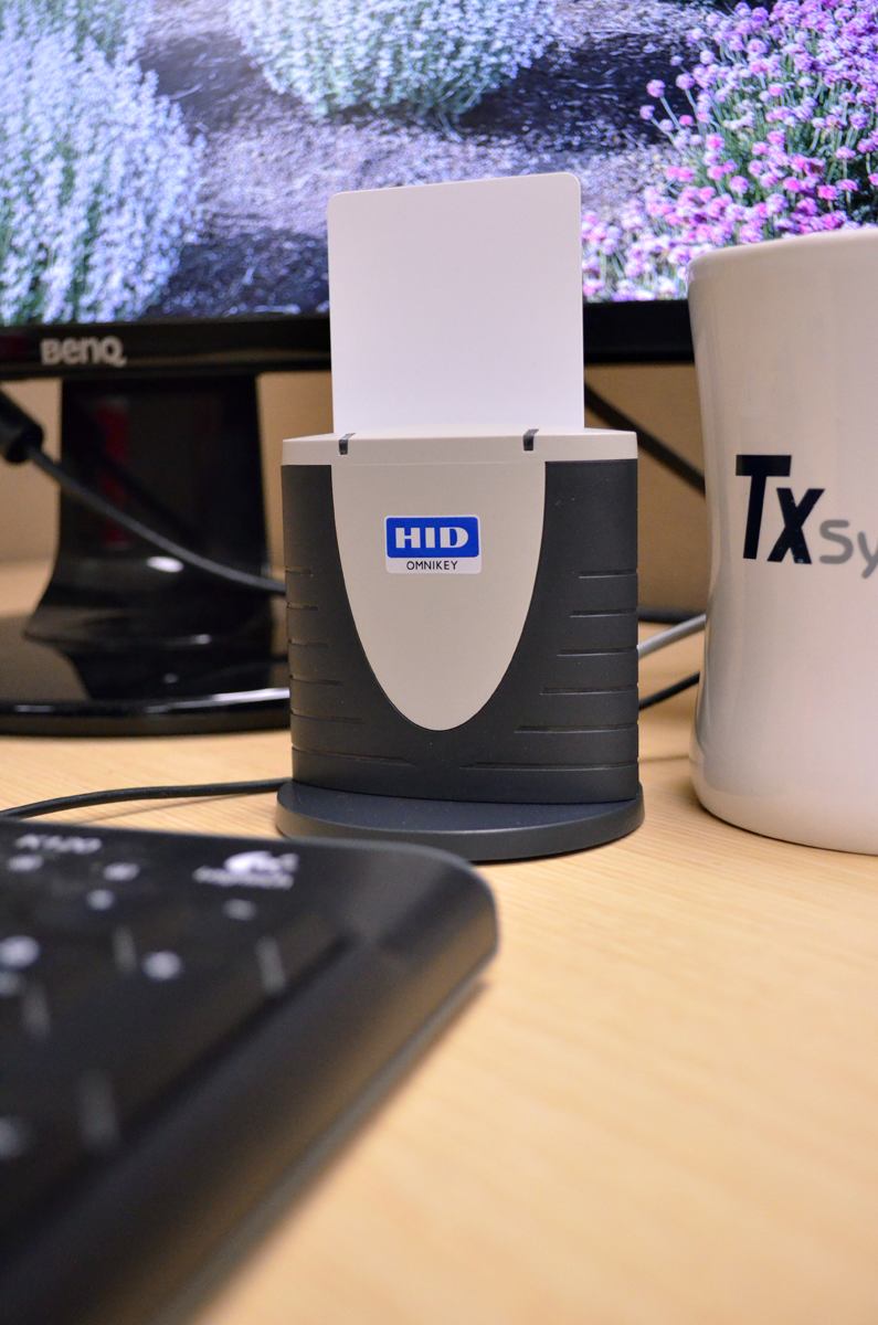 HID Omnikey 3121 TAA USB Contact Smart Card Reader (R31210349-1)